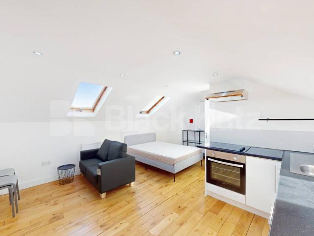 An excellent studio apartment set on the top floor of beautifully presented period building located on the border of West Hampstead and Kilburn.The property is flooded with natural light and is completed to a high standard throughout.You are ideally