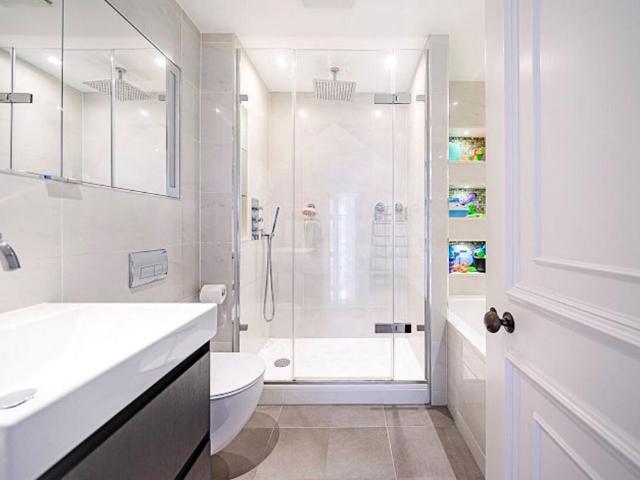 An excellent three bedroom apartment to rent in Chelsea, SW3