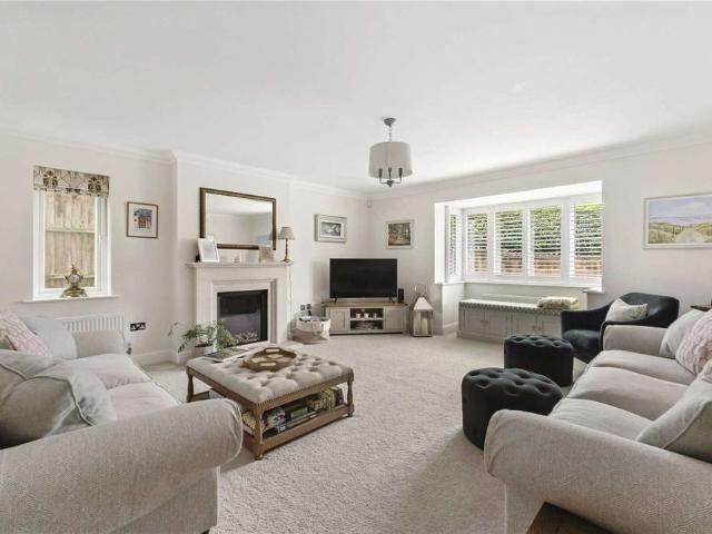 An exceptional 4 5 bedroom detached family home in the heart of Wheathampstead with garage and off street parking