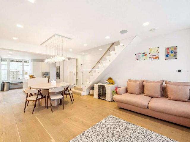 An exceptional 5 bedroom period family home, in a prime Hampstead village location