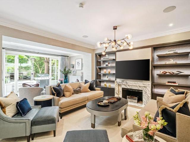 An exceptional three bedroom apartment with terrace and garden accommodation in Belgravia, SW1W