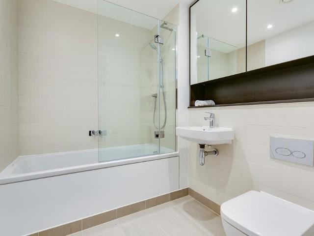 A fantastic three bedroom apartment in the heart of White City