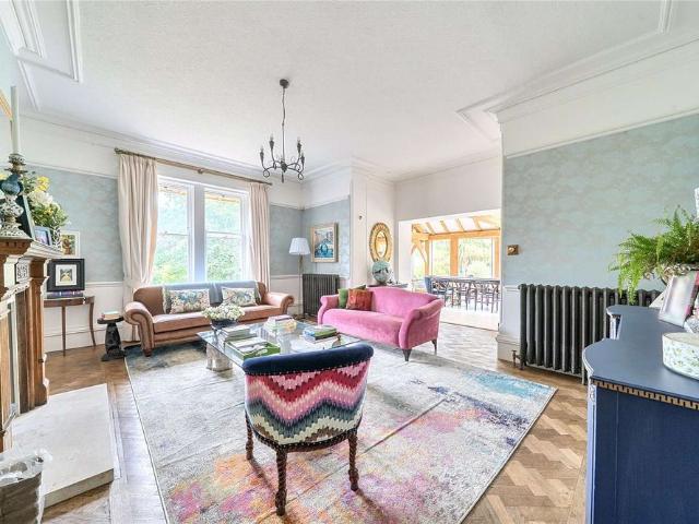 An exceptional country residence with extensive leisure amenities and beautiful gardens