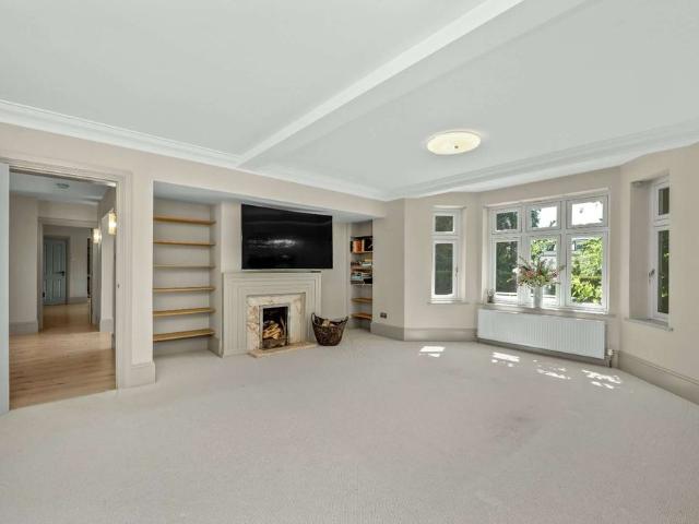 An exceptional five bedroom family home in a sought after Cobham location
