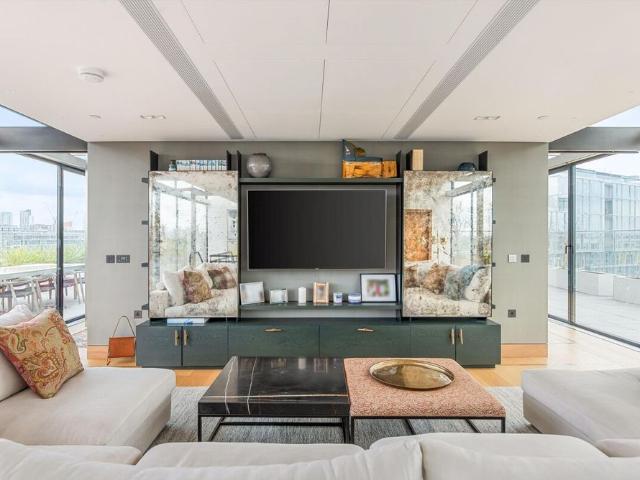 An exceptional penthouse in the highly sought after Bessborough House, Battersea Power Station SW11