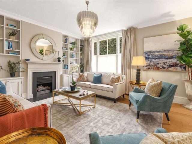 An immaculately presented three bedroom house in arguably the most desirable mews in Knightsbridge, close to the many attractions of Walton Street and off street parking