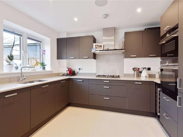 An impressive family home in the popular Ryewood development