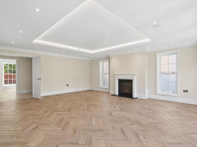 An outstanding contemporary residence offering expansive accommodation and exceptional leisure facilities, set within one of Surrey's most desirable locations