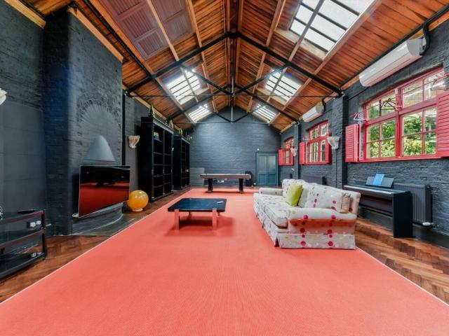 An outstanding house to let on Amies Street, Battersea SW11