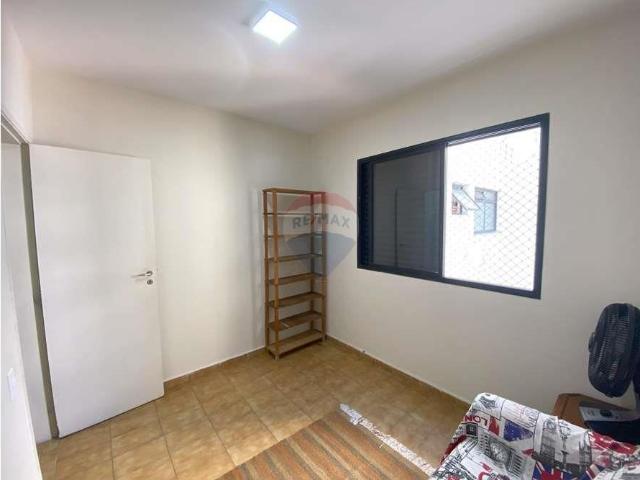 Annual Rent: Apartment with 3 bedrooms, 1 suite on Enseada beach
