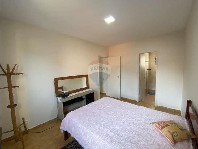 Annual Rent: Apartment with 3 bedrooms, 1 suite on Enseada beach