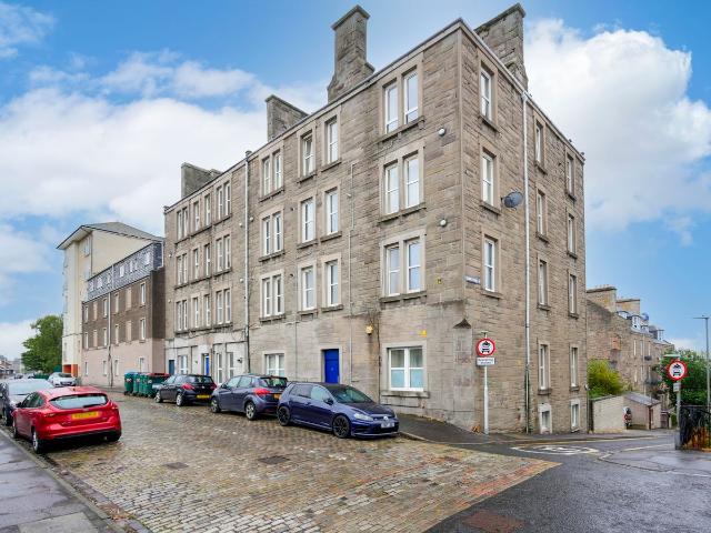 Ann Street, Dundee DD3, 2 bed flat to rent, £750 pcm | PrimeLocation