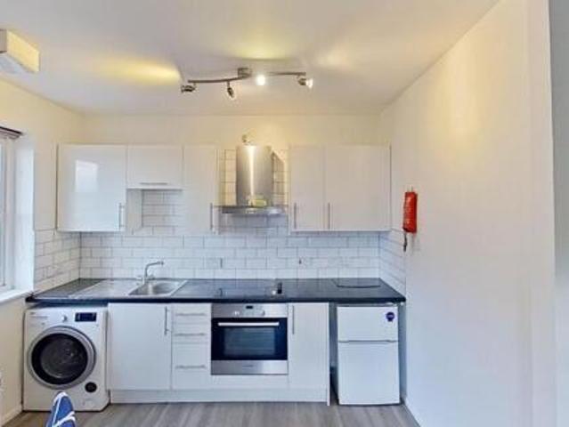 Annandale Street, Edinburgh, 2 Bedroom Flat