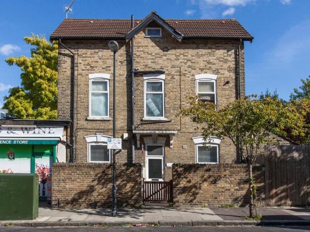 Annandale Road Greenwich SE10 2 bed flat to rent £1,800 pcm £415 pw