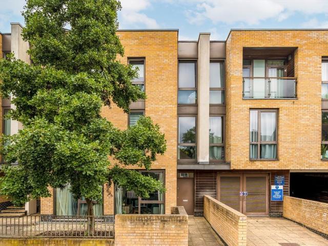 Annandale Road, Greenwich SE10, 2 bed flat to rent, £2,200 pcm | PrimeLocation
