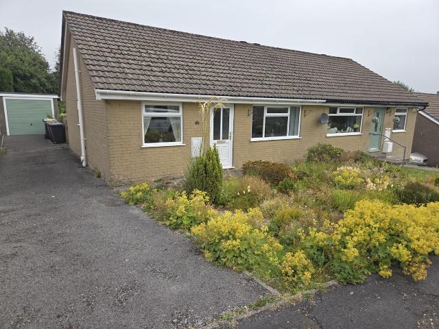 Anncroft Road, Buxton SK17, 2 bed bungalow to rent, £1,200 pcm | PrimeLocation