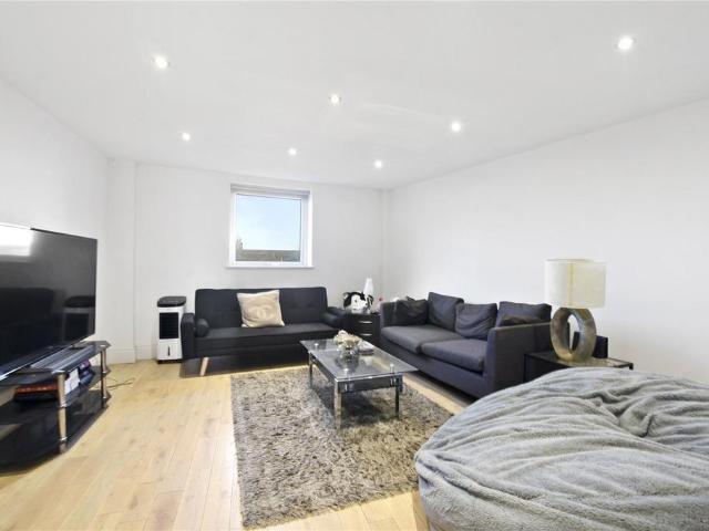 Annes Court, Palgrave Gardens, London 2 bed flat to rent £3,445 pcm £795 pw