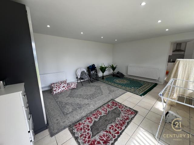 Annex at Burns Avenue, Hounslow, TW5 Century 21 United Kingdom