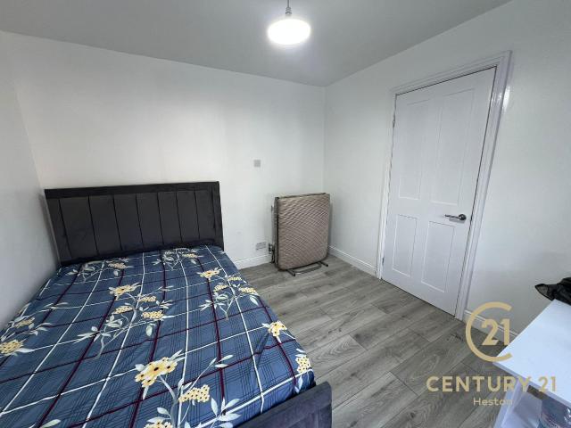 Annex at Sparrow Farm Drive, Feltham, TW14 Century 21 United Kingdom