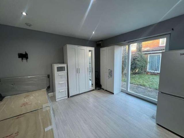 Annex, Northfield Road, TW5