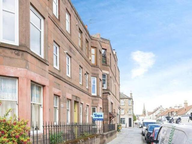 Annfield, Edinburgh, 2 Bedroom Flat