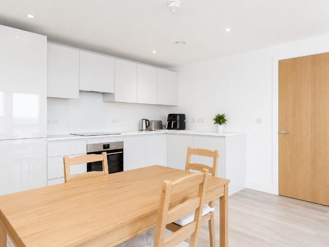 Anniversary Avenue West, Bicester OX25, 2 bed flat to rent, £1,600 pcm | PrimeLocation
