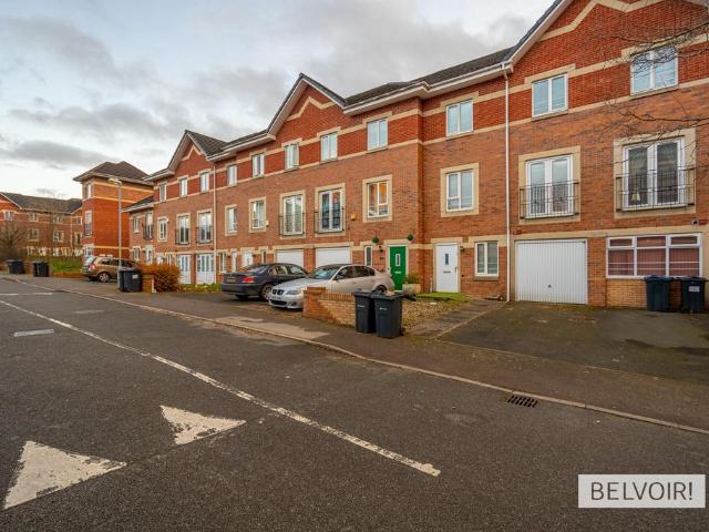 Anchor Crescent, Hockley, Birmingham. 4 bed townhouse to rent £1,295 pcm £299 pw