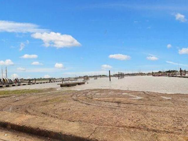 Anchor Inn, Brightlingsea, 3 Bedroom Apartment