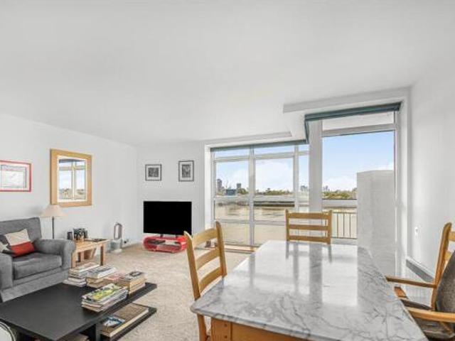 Anchorage Point, Cuba Street, 2 Bedroom Apartment