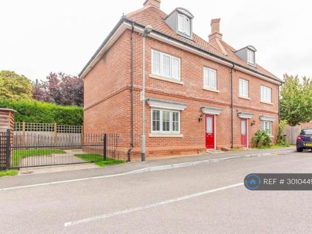 Ancient Meadows, Bottisham. 4 bed semi detached house to rent £1,950 pcm £450 pw