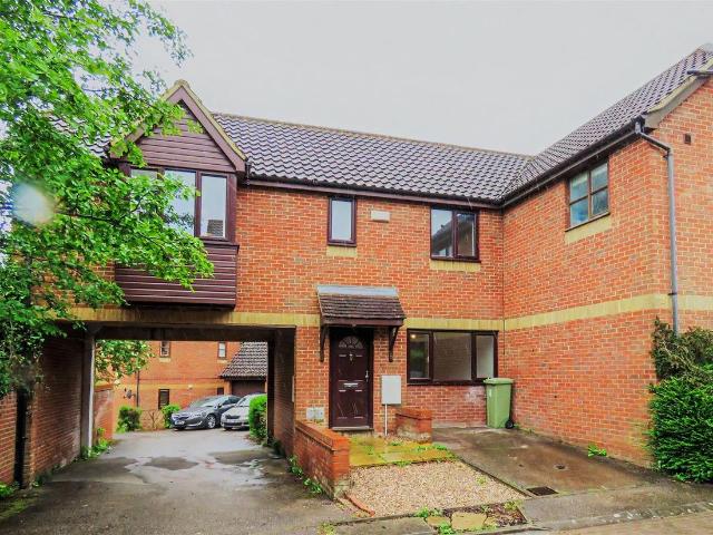 Ancona Gardens, Shenley Brook End, Milton Keynes MK5, 2 bed detached house to rent, £1,200 pcm | PrimeLocation