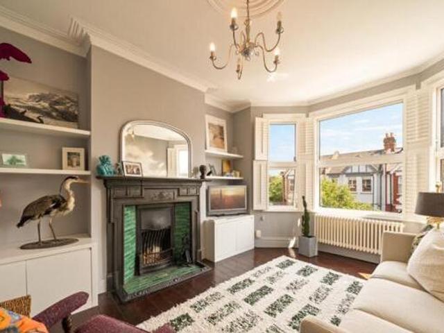 Ancona Road, Kensal Green, 3 Bedroom Flat