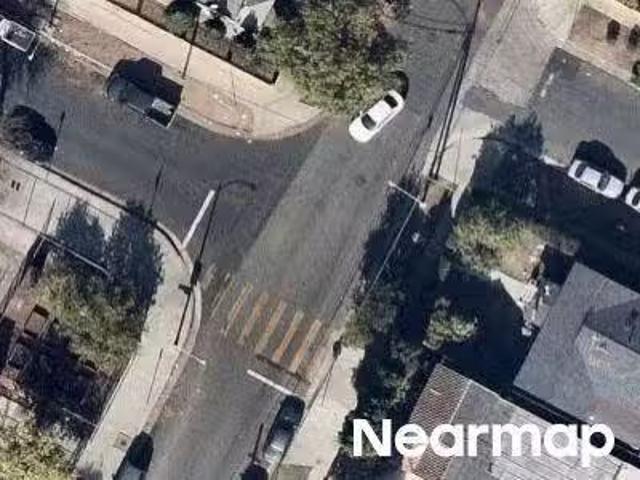 And 2521 1/ 2 Ganahl St