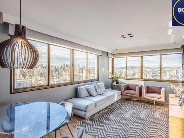 Andar alto, sol e vista definida são ponto forte deste belíssimo apartamento à v
