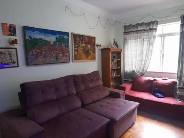 ANDAR BAIXO, PRÉDIO CHARMOSO