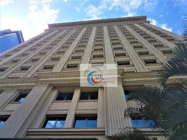 Andar comercial com 576,00 m² com 24 vagas de garagem. Conjunto mobiliado pronto para uso