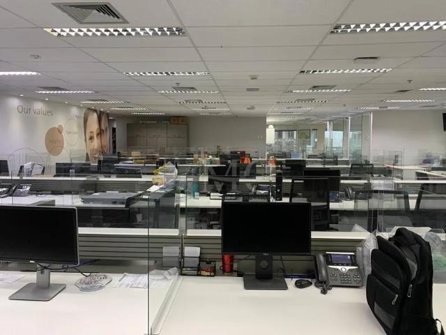 Andar corporativo plug & play