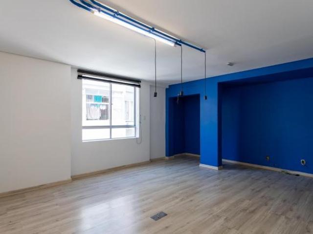 Andar inteiro com 214 m²
