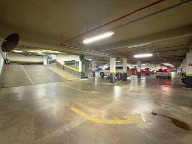 Andar inteiro Estacionamento com 67 vagas em Centro Clínico em Águas Claras