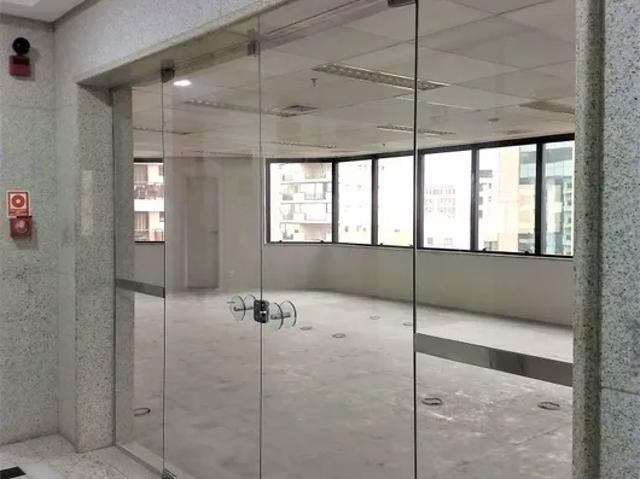 Andar inteiro, 240 mts, piso elevado, ar condicionado Região da Paulista