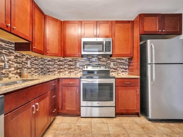 Anderson Ave Apt A, Cliffside Park, Condo For Sale