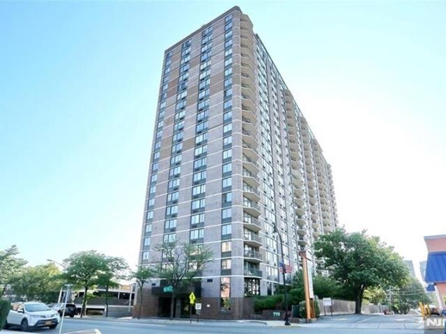 Anderson Ave Apt F, Cliffside Park, Condo For Sale
