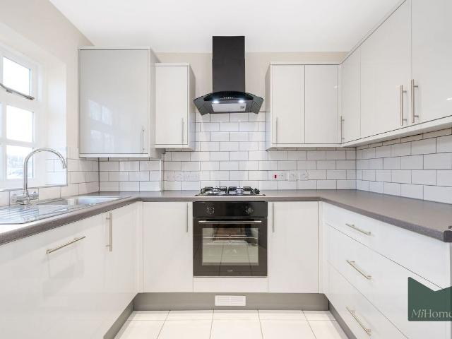 Anderson Close, London N21, 2 bed property to rent, £1,650 pcm | PrimeLocation