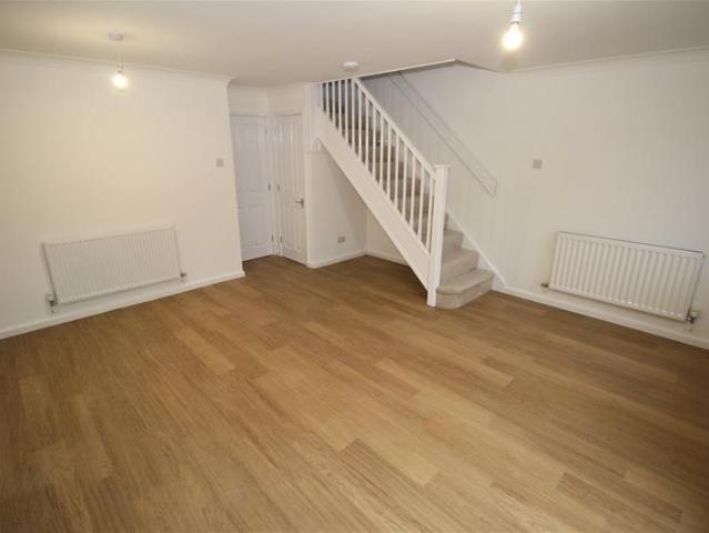 Anding Close, Olney, MK46 5QL 3 bed semi detached house to rent £1,495 pcm £345 pw