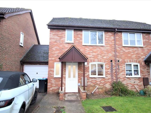 Anding Close, Olney, MK46 5QL 3 bed semi detached house to rent £1,495 pcm £345 pw