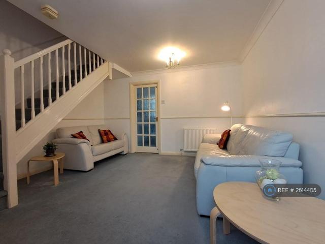 Andover Close, Feltham, TW14 2 bed terraced house to rent £1,875 pcm £433 pw