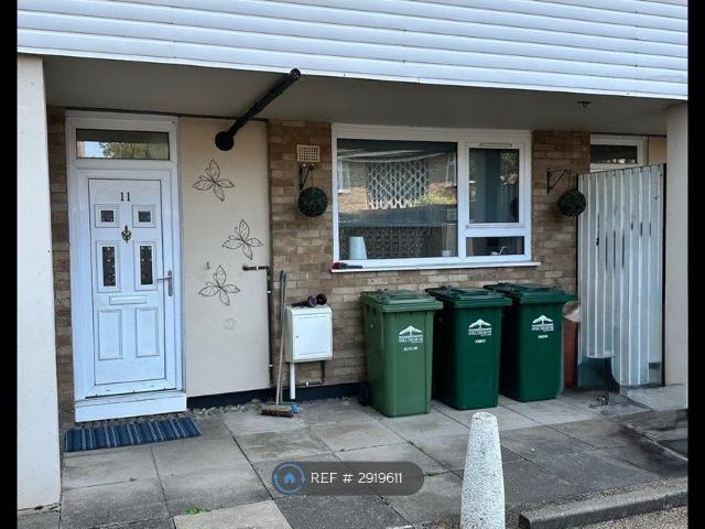 Andover Court, Stanwell, Staines Upon Thames TW19, 2 bed maisonette to rent, £1,600 pcm | PrimeLocation