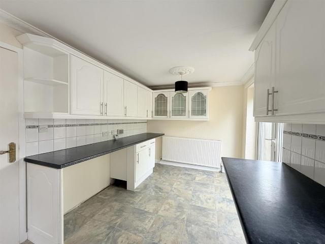 Andover Road, Mansfield NG19, 3 bed property to rent, £1,100 pcm | PrimeLocation