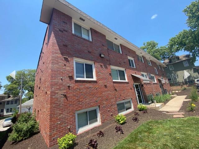 Andrew 2 Bedroom Apartment for Rent at 128/132 N 40th Street, Omaha, NE 68131 Gifford Park