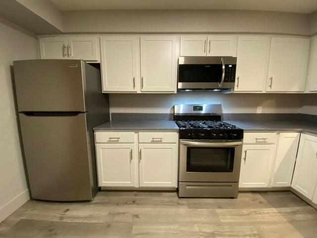 Andrew 2 Bedroom Apartment for Rent at 128/132 N 40th Street, Omaha, NE 68131 Gifford Park